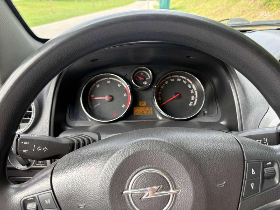 Blue Opel Antara 2007 in Vilnius, with an engine capacity of 1.99 L and mileage of 213 thousand km for 2200 €, photo 15 on AUTOMOTO.COM.LV