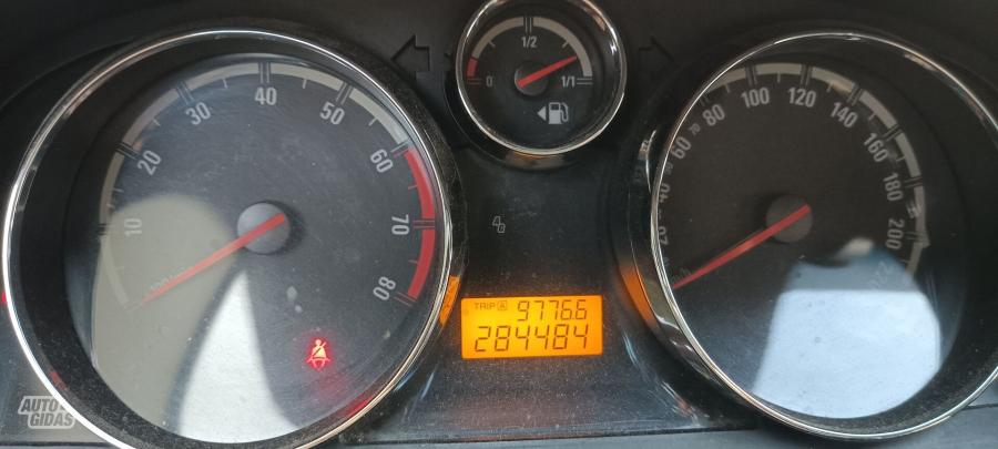 Blue Opel Antara 2008 in Vilnius, with an engine capacity of 2.40 L and mileage of 284 thousand km for 1700 €, photo 16 on AUTOMOTO.COM.LV