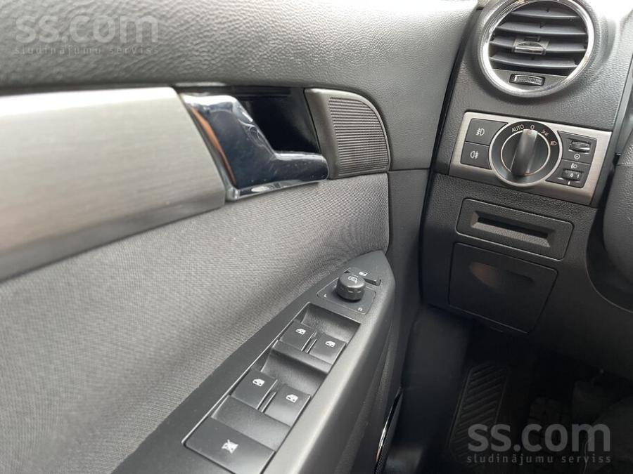 Zils Opel Antara 2008 Talsi, ar dzinēja tilpumu 2.00 L un nobraukumu 248 tūkst. km par 3300 €, foto 15 vietnē AUTOMOTO.COM.LV