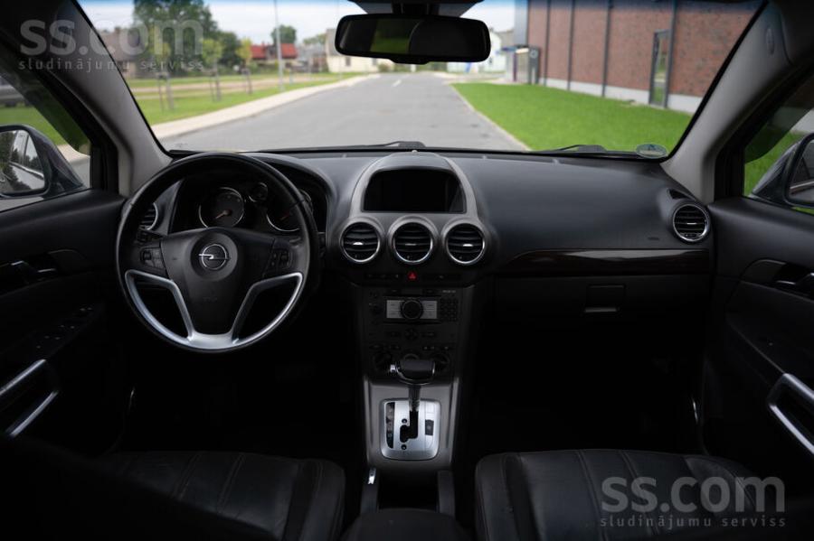 Blue Opel Antara 2008 in Kuldiga, with an engine capacity of 2.00 L and mileage of 287 thousand km for 2950 €, photo 7 on AUTOMOTO.COM.LV