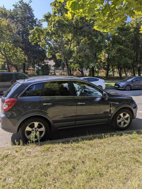 Blue Opel Antara 2009 in Vilnius, with an engine capacity of 1.99 L and mileage of 310 thousand km for 3000 €, photo 1 on AUTOMOTO.COM.LV