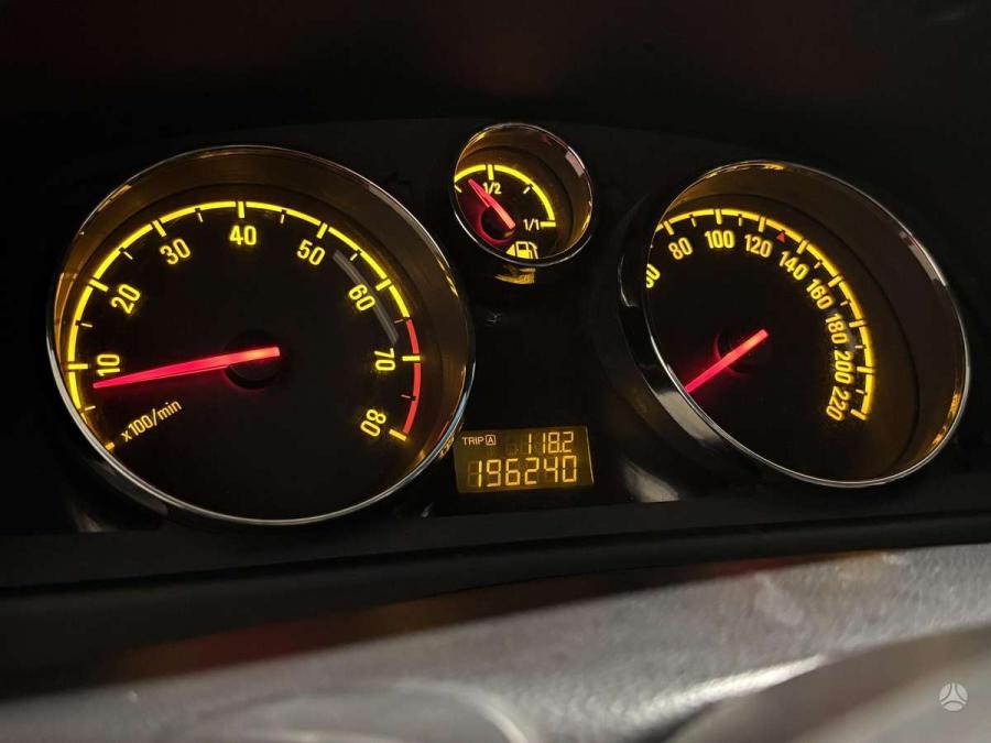 Blue Opel Antara 2011 in Klaipeda, with an engine capacity of 2.38 L and mileage of 196 thousand km for 5999 €, photo 29 on AUTOMOTO.COM.LV