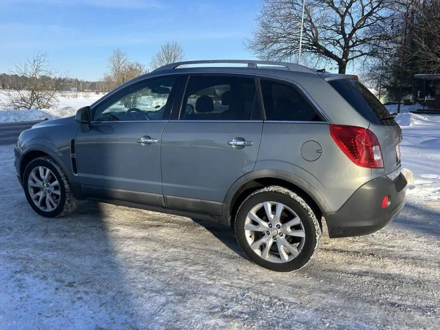 Blue Opel Antara 2012 in Grobiņa, with an engine capacity of 2.20 L and mileage of 234 thousand km for 5500 €, photo 9 on AUTOMOTO.COM.LV