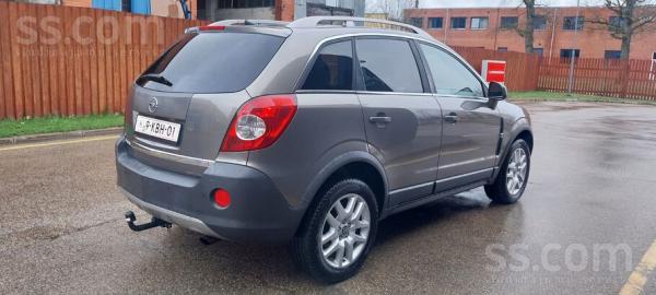 Brown Opel Antara 2007 in Cesis, with an engine capacity of 2.40 L and mileage of 244 thousand km for 4900 €, photo 5 on AUTOMOTO.COM.LV