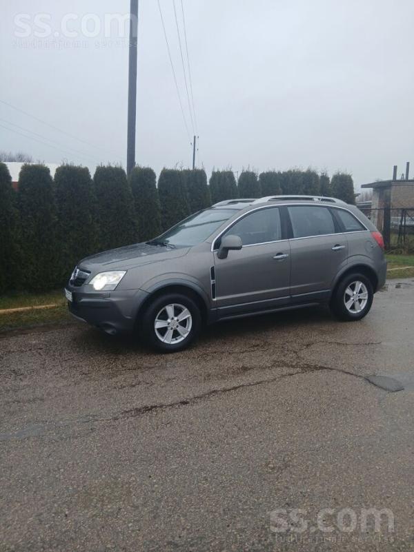 Brown Opel Antara 2007 in Bauska, with an engine capacity of 2.00 L and mileage of 245 thousand km for 2850 €, photo 1 on AUTOMOTO.COM.LV