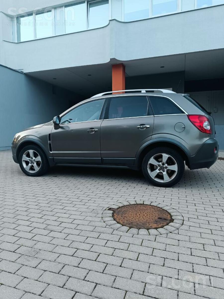 Brūns Opel Antara 2007 Rīga, ar dzinēja tilpumu 2.00 L un nobraukumu 213 tūkst. km par 4600 €, foto 1 vietnē AUTOMOTO.COM.LV