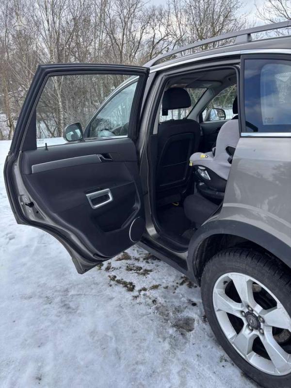 Brown Opel Antara 2007 in Alytus, with an engine capacity of 2.40 L and mileage of 250 thousand km for 3000 €, photo 10 on AUTOMOTO.COM.LV