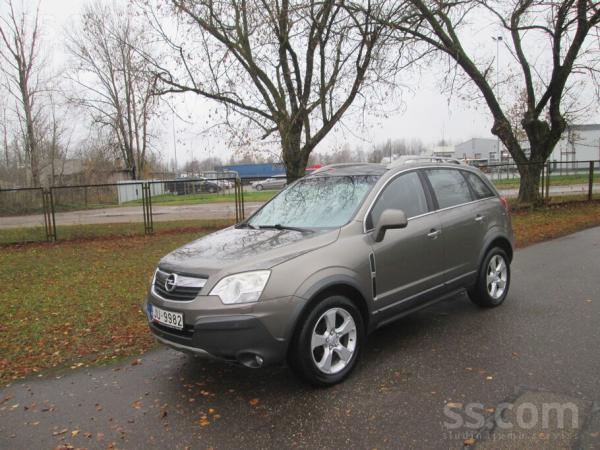 Brown Opel Antara 2007 in Riga, with an engine capacity of 2.00 L and mileage of 292 thousand km for 2499 €, photo 1 on AUTOMOTO.COM.LV