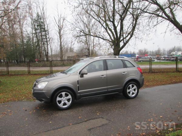 Brown Opel Antara 2007 in Riga, with an engine capacity of 2.00 L and mileage of 292 thousand km for 2499 €, photo 2 on AUTOMOTO.COM.LV