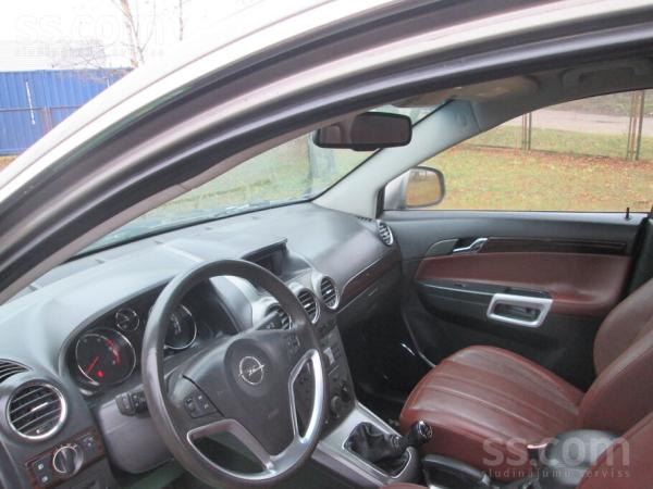 Brown Opel Antara 2007 in Riga, with an engine capacity of 2.00 L and mileage of 292 thousand km for 2499 €, photo 7 on AUTOMOTO.COM.LV