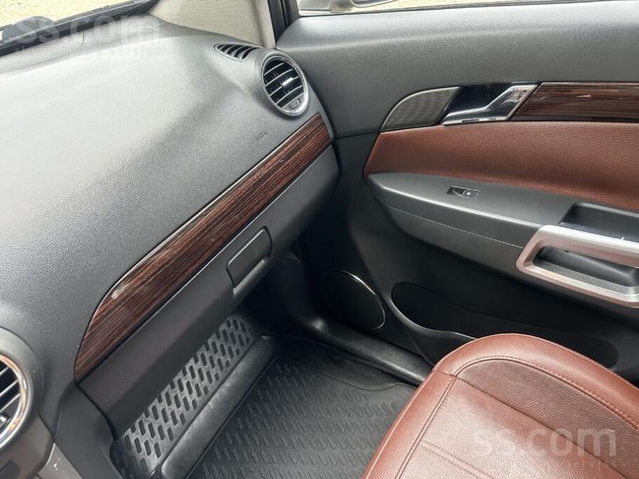 Brown Opel Antara 2007 in Cesis, with an engine capacity of 2.00 L and mileage of 0 thousand km for 4700 €, photo 7 on AUTOMOTO.COM.LV