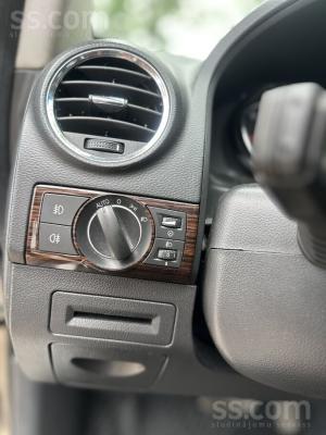 Brown Opel Antara 2007 in Cesis, with an engine capacity of 2.00 L and mileage of 0 thousand km for 4700 €, photo 10 on AUTOMOTO.COM.LV