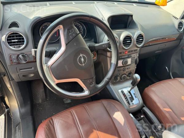 Brown Opel Antara 2007 in Riga, with an engine capacity of 2.00 L and mileage of 163 thousand km for 2800 €, photo 2 on AUTOMOTO.COM.LV