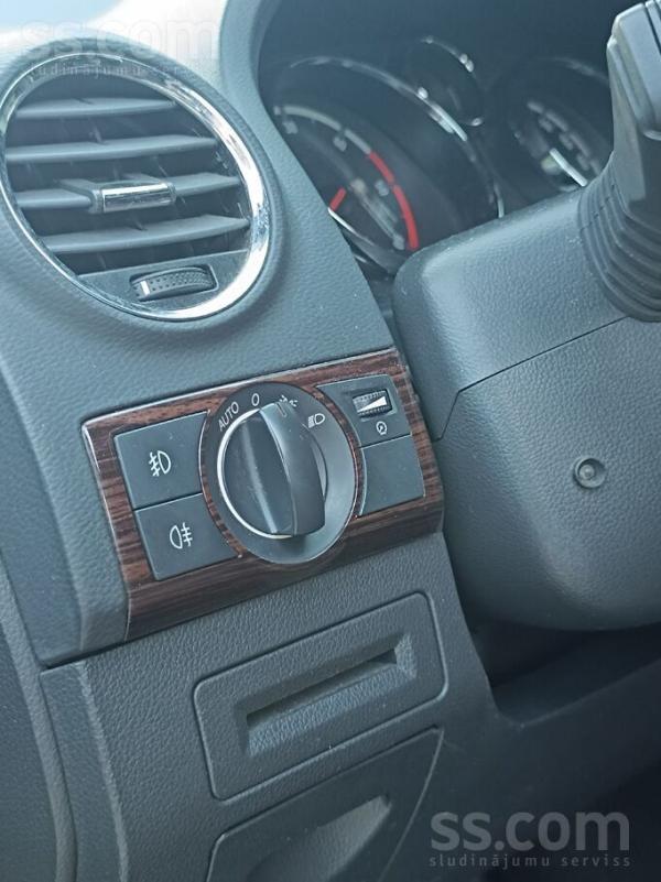 Brūns Opel Antara 2007 Rīga, ar dzinēja tilpumu 2.00 L un nobraukumu 220 tūkst. km par 3900 €, foto 8 vietnē AUTOMOTO.COM.LV