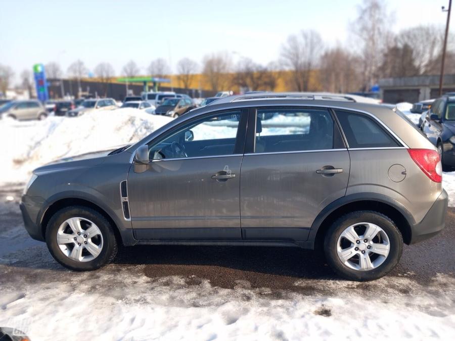 Brown Opel Antara 2008 in Klaipeda, with an engine capacity of 2.00 L and mileage of 217 thousand km for 3700 €, photo 4 on AUTOMOTO.COM.LV