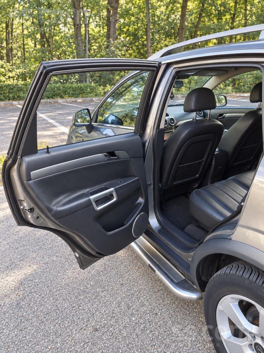 Brūns Opel Antara 2008 Rīga, ar dzinēja tilpumu 2.00 L un nobraukumu 240 tūkst. km par 3950 €, foto 15 vietnē AUTOMOTO.COM.LV