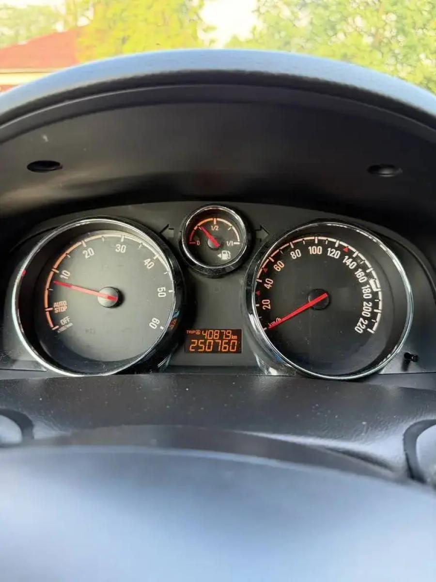 Brūns Opel Antara 2013 Ventspils, ar dzinēja tilpumu 2.20 L un nobraukumu 251 tūkst. km par 4990 €, foto 21 vietnē AUTOMOTO.COM.LV