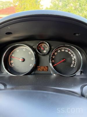 Brūns Opel Antara 2013 Ventspils, ar dzinēja tilpumu 2.20 L un nobraukumu 253 tūkst. km par 4500 €, foto 21 vietnē AUTOMOTO.COM.LV