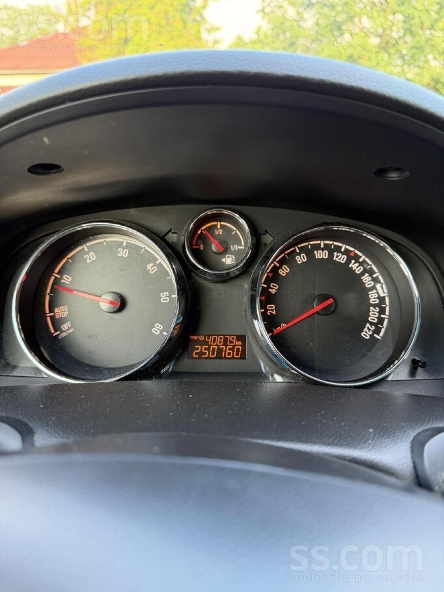 Brūns Opel Antara 2013 Ventspils, ar dzinēja tilpumu 2.20 L un nobraukumu 253 tūkst. km par 4500 €, foto 21 vietnē AUTOMOTO.COM.LV
