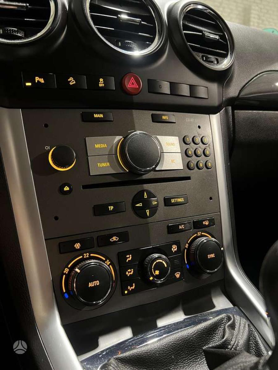 Brown Opel Antara 2014 in Klaipeda, with an engine capacity of 2.38 L and mileage of 130 thousand km for 6900 €, photo 12 on AUTOMOTO.COM.LV