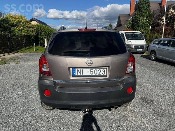 Brown Opel Antara 2015 in Saldus, with an engine capacity of 2.20 L and mileage of 237 thousand km for 6590 €, photo 4 on AUTOMOTO.COM.LV
