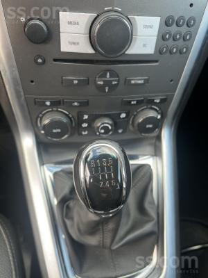 Brown Opel Antara 2015 in Saldus, with an engine capacity of 2.20 L and mileage of 237 thousand km for 6590 €, photo 12 on AUTOMOTO.COM.LV