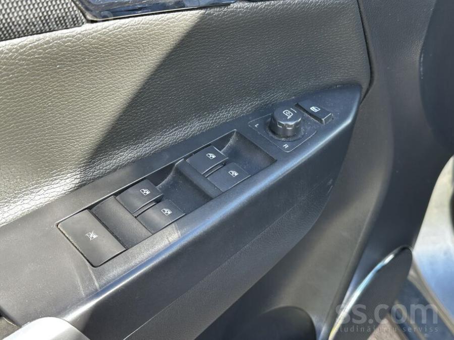 Opel Antara 2008 in Daugavpils, with an engine capacity of 2.00 L and mileage of 280 thousand km for 3100 €, photo 11 on AUTOMOTO.COM.LV