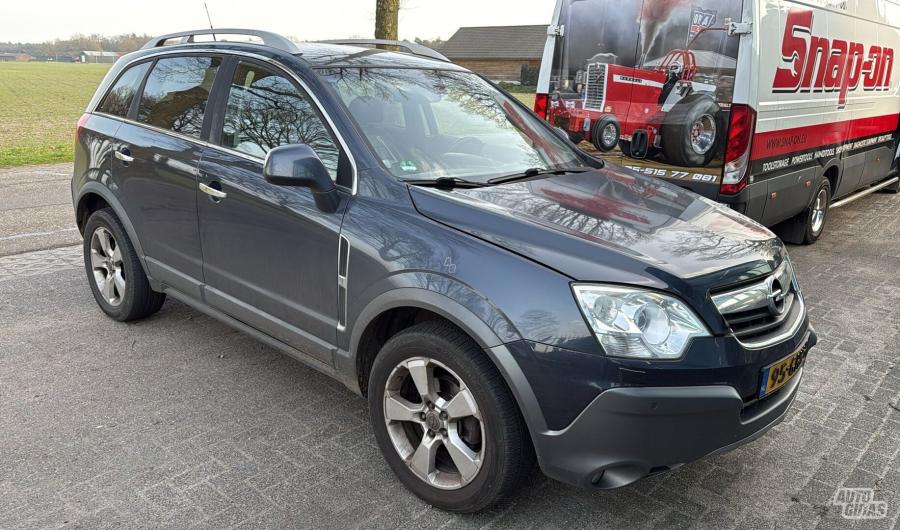 Opel Antara 2008 in Ariogala, with an engine capacity of 3.20 L and mileage of 150 thousand km for 2500 €, photo 5 on AUTOMOTO.COM.LV