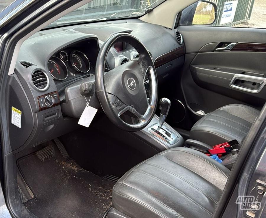Opel Antara 2008 in Ariogala, with an engine capacity of 3.20 L and mileage of 150 thousand km for 2500 €, photo 6 on AUTOMOTO.COM.LV