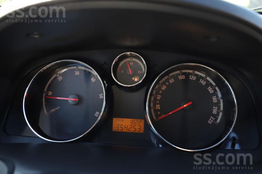 Opel Antara 2008 Tukums, ar dzinēja tilpumu 2.00 L un nobraukumu 355 tūkst. km par 3500 €, foto 15 vietnē AUTOMOTO.COM.LV