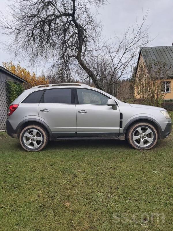 Opel Antara 2009 in Riga, with an engine capacity of 3.20 L and mileage of 171 thousand km for 3850 €, photo 2 on AUTOMOTO.COM.LV