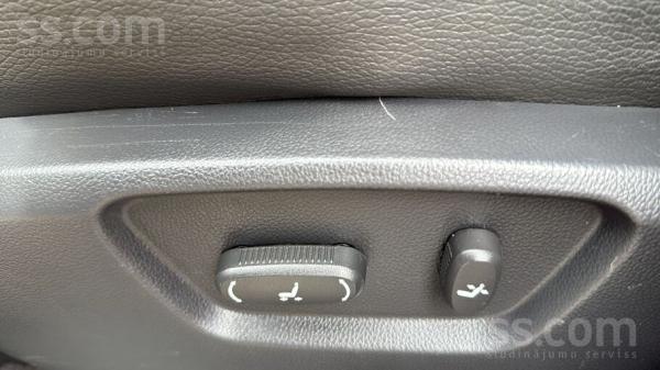 Opel Antara 2009 in Talsi, with an engine capacity of 3.20 L and mileage of 181 thousand km for 4970 €, photo 9 on AUTOMOTO.COM.LV
