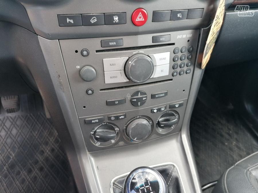 Opel Antara 2009 in Moletai, with an engine capacity of 2.00 L and mileage of 37 thousand km for 1650 €, photo 13 on AUTOMOTO.COM.LV