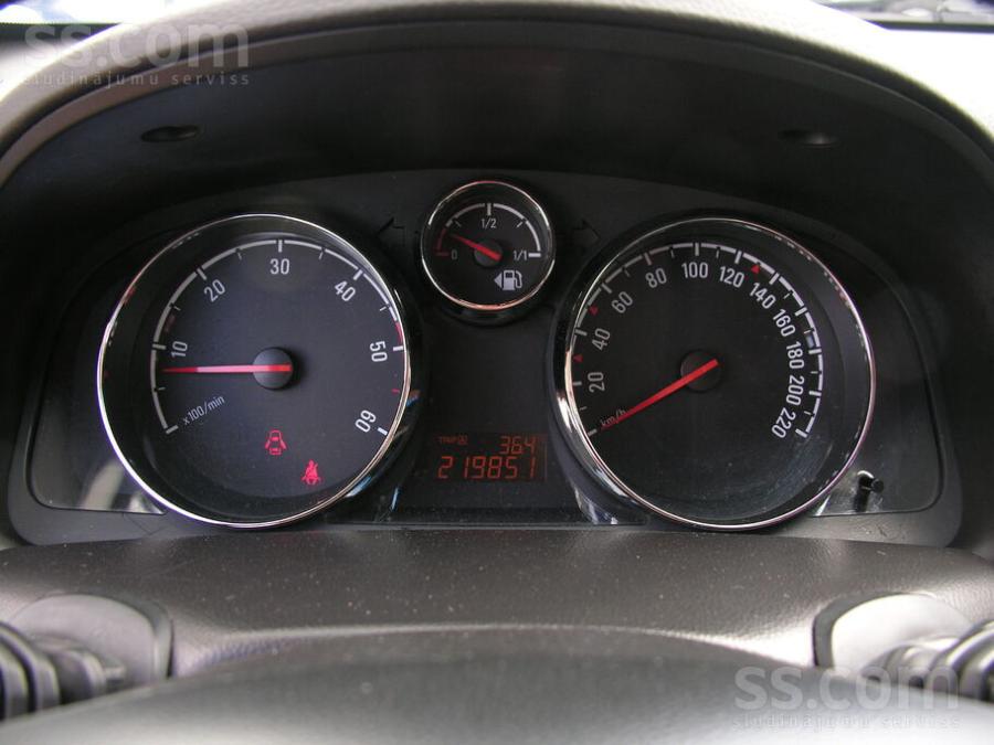Opel Antara 2011 in Riga, with an engine capacity of 2.20 L and mileage of 0 thousand km for 4950 €, photo 12 on AUTOMOTO.COM.LV