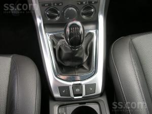 Opel Antara 2011 in Riga, with an engine capacity of 2.20 L and mileage of 0 thousand km for 4950 €, photo 14 on AUTOMOTO.COM.LV