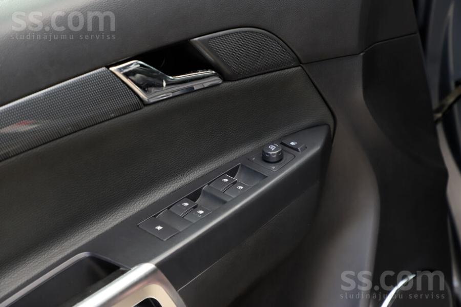 Opel Antara 2011 in Tukums, with an engine capacity of 2.00 L and mileage of 320 thousand km for 3950 €, photo 9 on AUTOMOTO.COM.LV