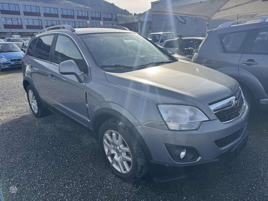 Opel Antara 2012 in Vilnius, with an engine capacity of 2.23 L and mileage of 209 thousand km for 3950 €, photo 3 on AUTOMOTO.COM.LV