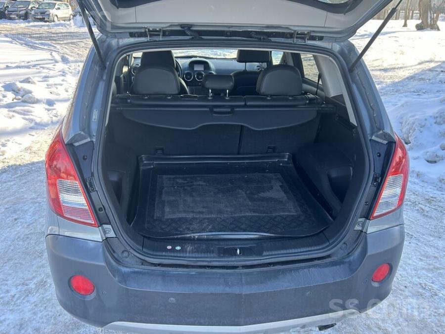 Opel Antara 2012 in Liepaja, with an engine capacity of 2.20 L and mileage of 234 thousand km for 5500 €, photo 5 on AUTOMOTO.COM.LV
