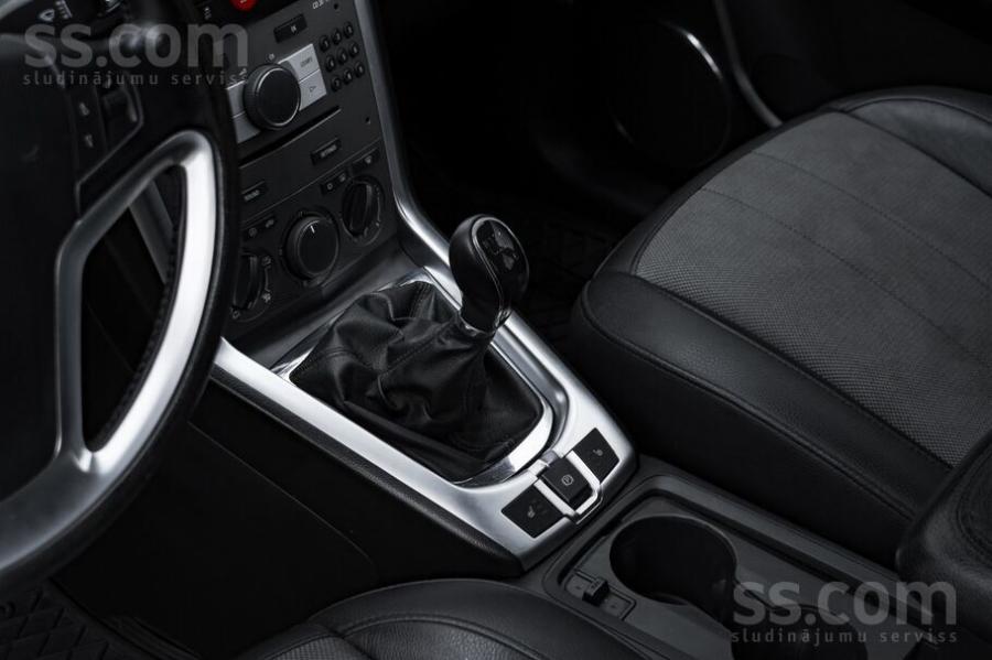 Opel Antara 2012 Rīga, ar dzinēja tilpumu 2.40 L un nobraukumu 216 tūkst. km par 4150 €, foto 23 vietnē AUTOMOTO.COM.LV