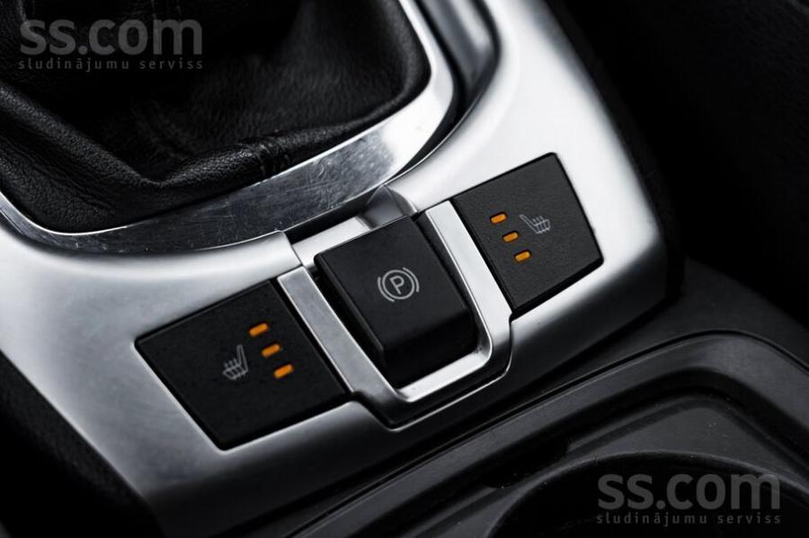 Opel Antara 2012 Rīga, ar dzinēja tilpumu 2.40 L un nobraukumu 216 tūkst. km par 4150 €, foto 24 vietnē AUTOMOTO.COM.LV