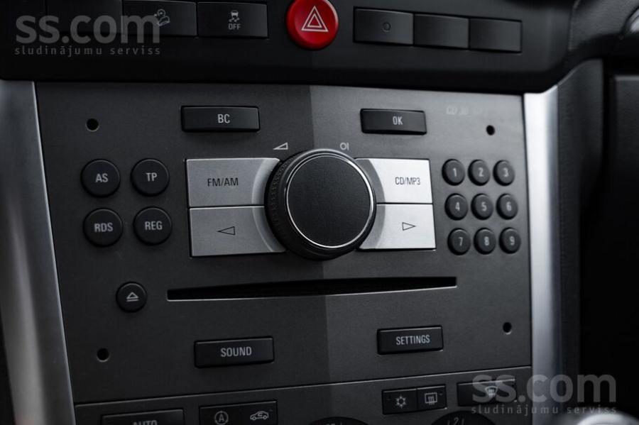 Opel Antara 2012 Rīga, ar dzinēja tilpumu 2.40 L un nobraukumu 216 tūkst. km par 4150 €, foto 26 vietnē AUTOMOTO.COM.LV