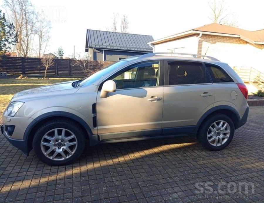 Opel Antara 2012 in Riga, with an engine capacity of 2.20 L and mileage of 220 thousand km for 4450 €, photo 3 on AUTOMOTO.COM.LV
