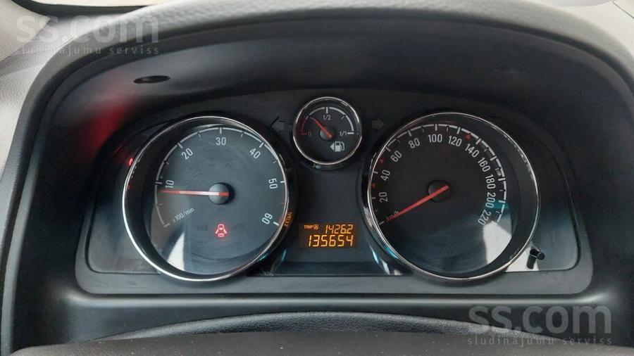Opel Antara 2012 in Riga, with an engine capacity of 2.20 L and mileage of 135 thousand km for 4750 €, photo 17 on AUTOMOTO.COM.LV
