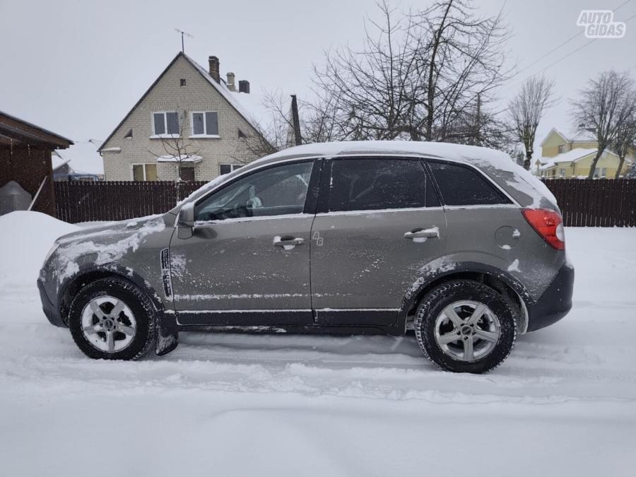 Green Opel Antara 2009 in Vilnius, with an engine capacity of 2.00 L and mileage of 201 thousand km for 4200 €, photo 1 on AUTOMOTO.COM.LV