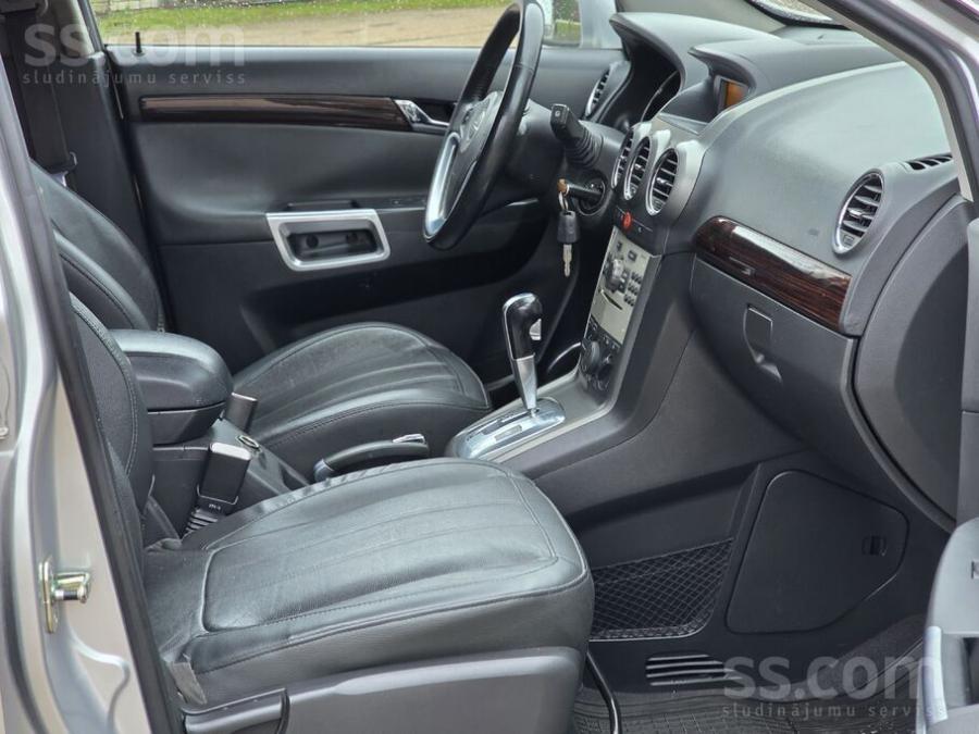 Pelēks Opel Antara 2007 Liepāja, ar dzinēja tilpumu 2.00 L un nobraukumu 265 tūkst. km par 2850 €, foto 12 vietnē AUTOMOTO.COM.LV