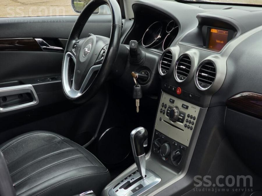 Pelēks Opel Antara 2007 Liepāja, ar dzinēja tilpumu 2.00 L un nobraukumu 265 tūkst. km par 2850 €, foto 13 vietnē AUTOMOTO.COM.LV