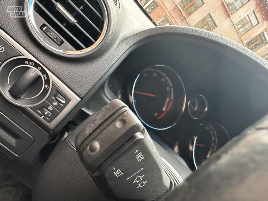 Pelēks Opel Antara 2007 Šauļi, ar dzinēja tilpumu 2.40 L un nobraukumu 290 tūkst. km par 2750 €, foto 14 vietnē AUTOMOTO.COM.LV