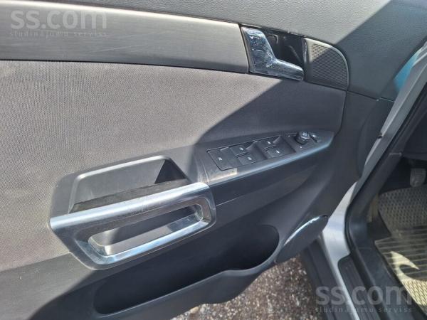 Grey Opel Antara 2007 in Daugavpils, with an engine capacity of 2.00 L and mileage of 0 thousand km for 3700 €, photo 6 on AUTOMOTO.COM.LV