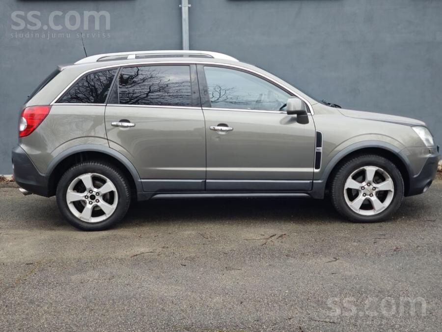 Pelēks Opel Antara 2007 Ogre, ar dzinēja tilpumu 2.00 L un nobraukumu 259 tūkst. km par 3795 €, foto 4 vietnē AUTOMOTO.COM.LV