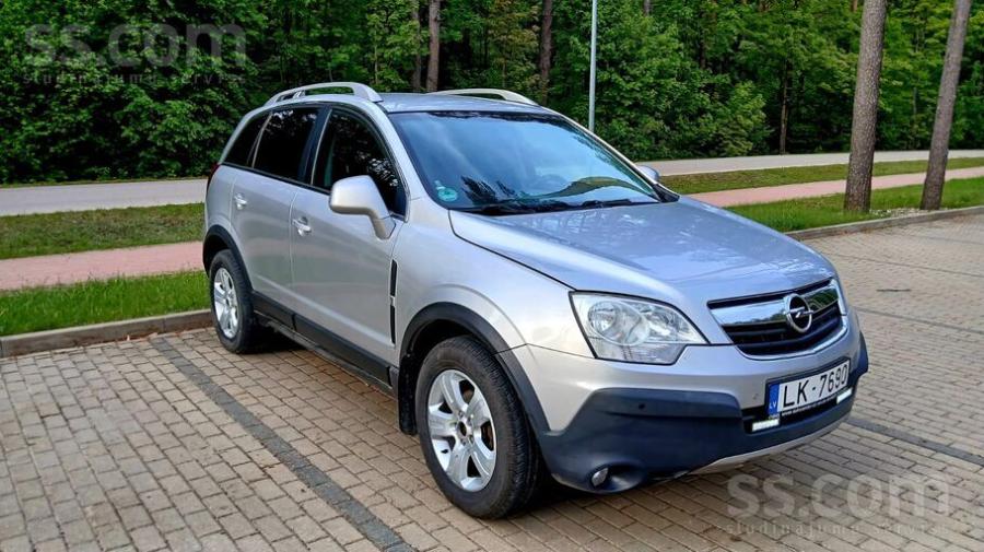 Grey Opel Antara 2007 in Ogre, with an engine capacity of 2.40 L and mileage of 323 thousand km for 2995 €, photo 4 on AUTOMOTO.COM.LV